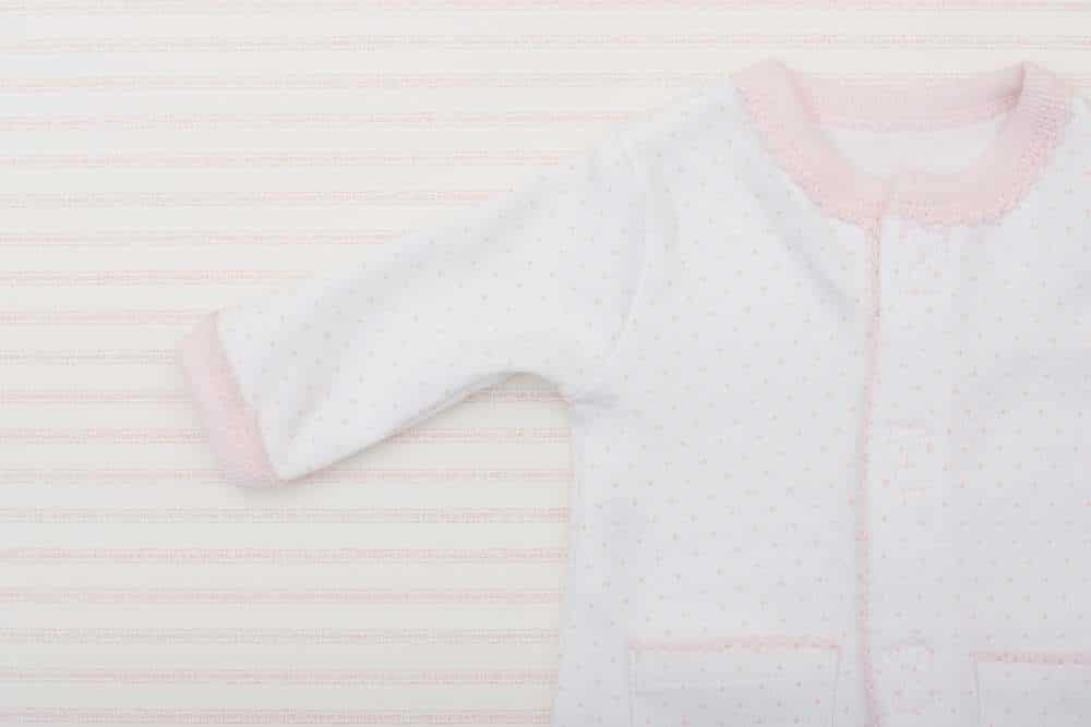 Le babygro, le pyjama intégral pour bébé – Mamans Pratiques